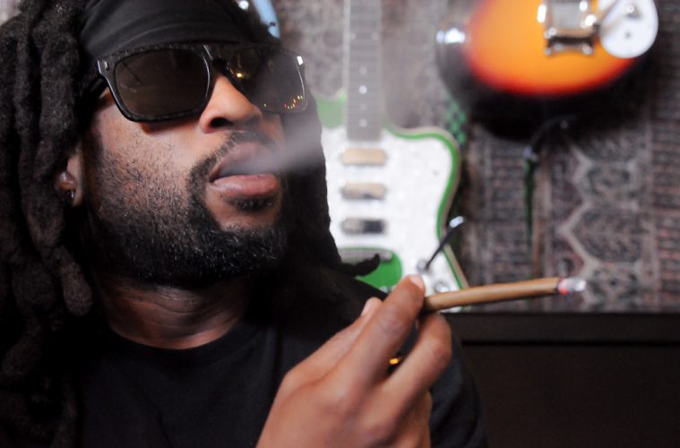 How To Roll A Blunt with Flyin Jay | Jerk of All Trades